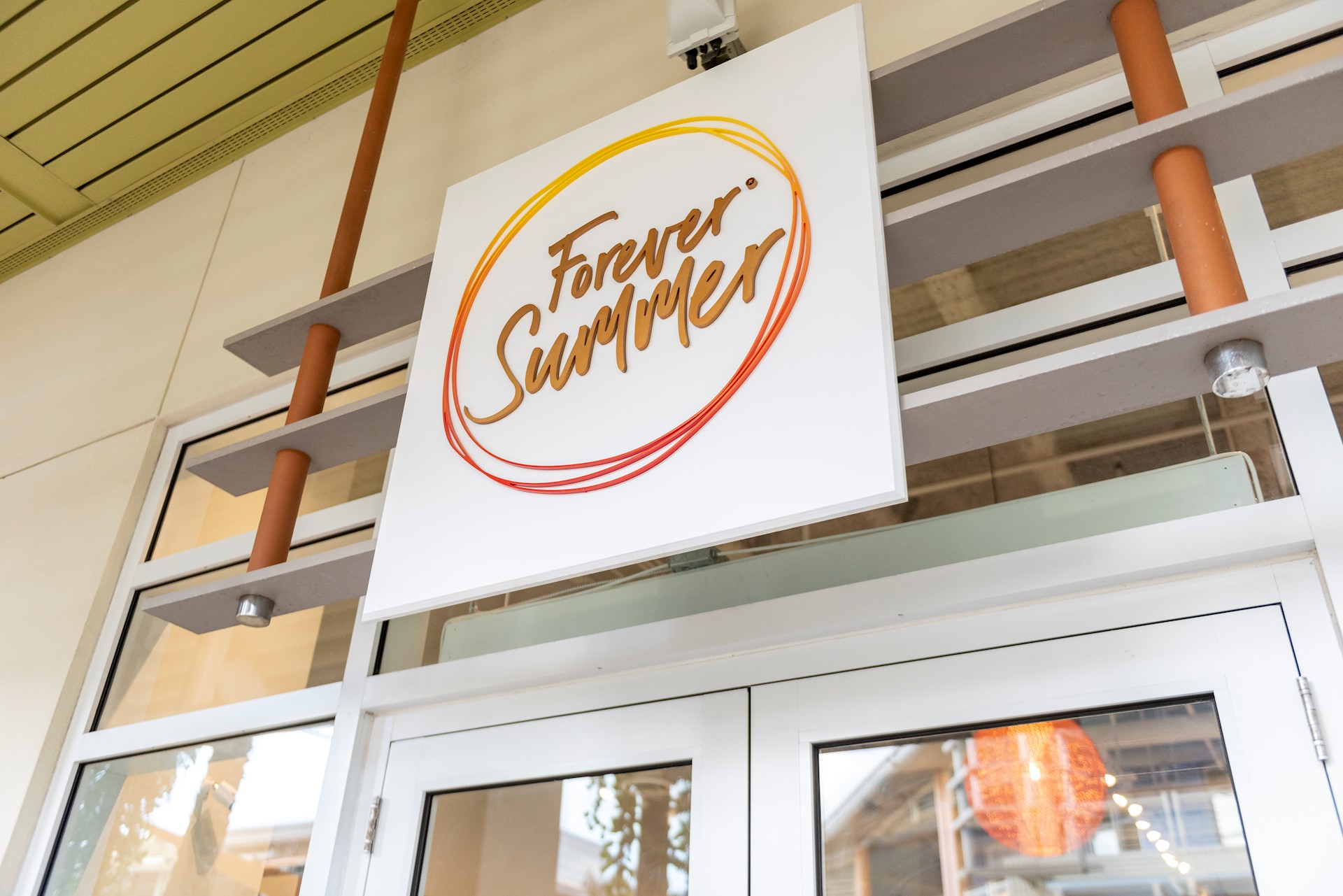 Forever Summer: W omen's clothing boutique | Camana Bay